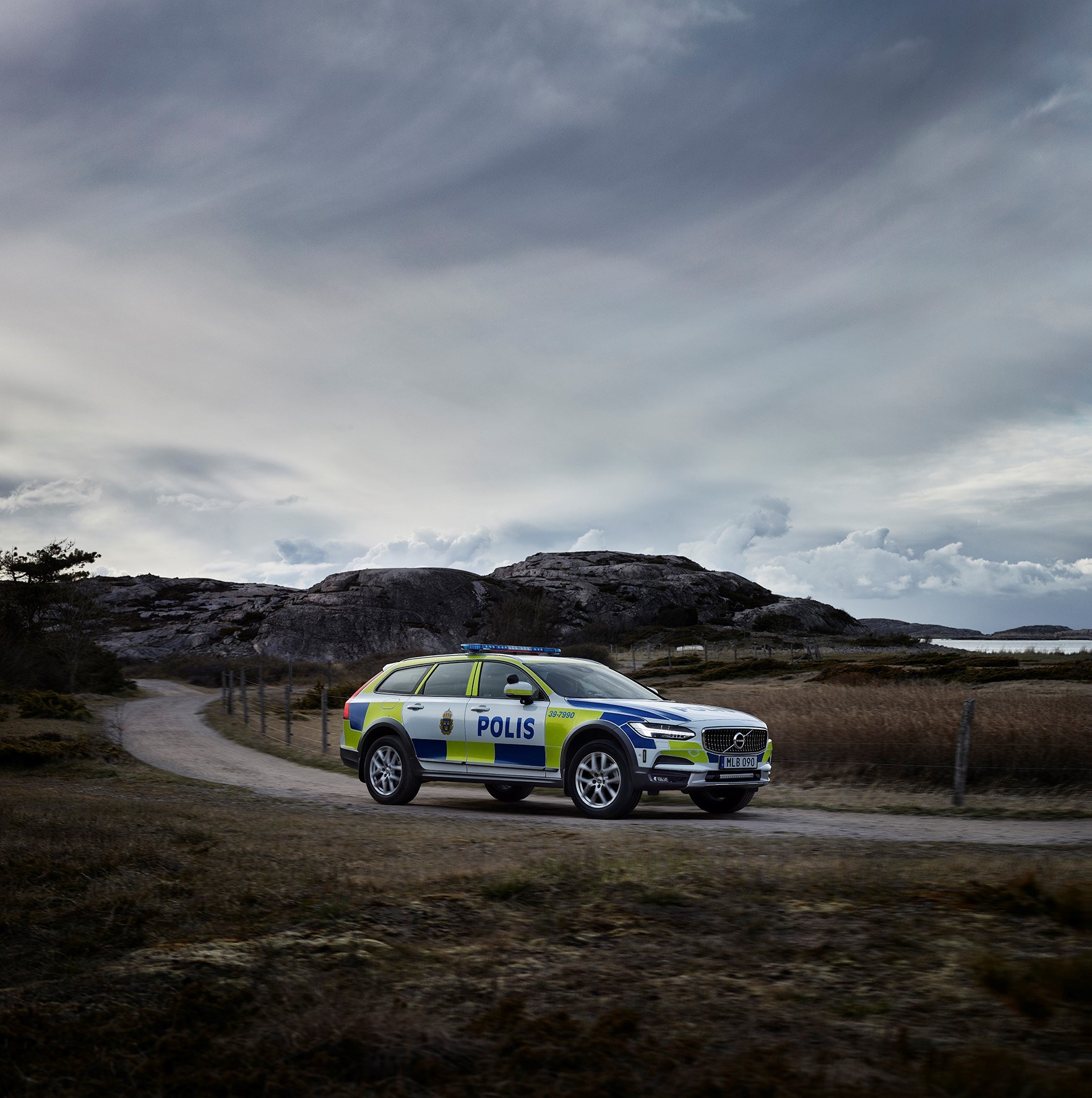 Här är polisens nya superbilar - Volvo XC60 blir polisbil - V90 får 300 ...