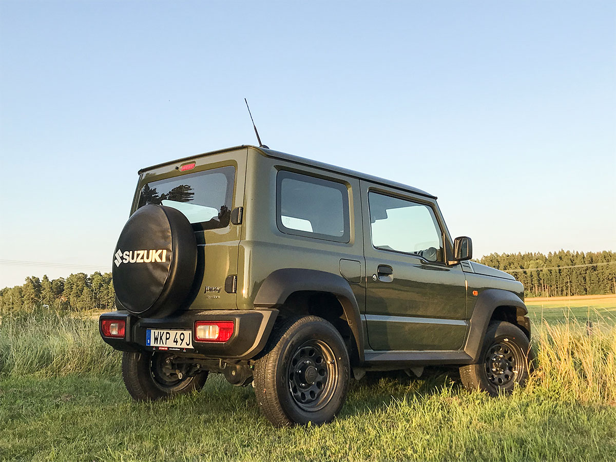 TEST: Suzuki Jimny - gräsligt rolig ute i terrängen | Carup.se