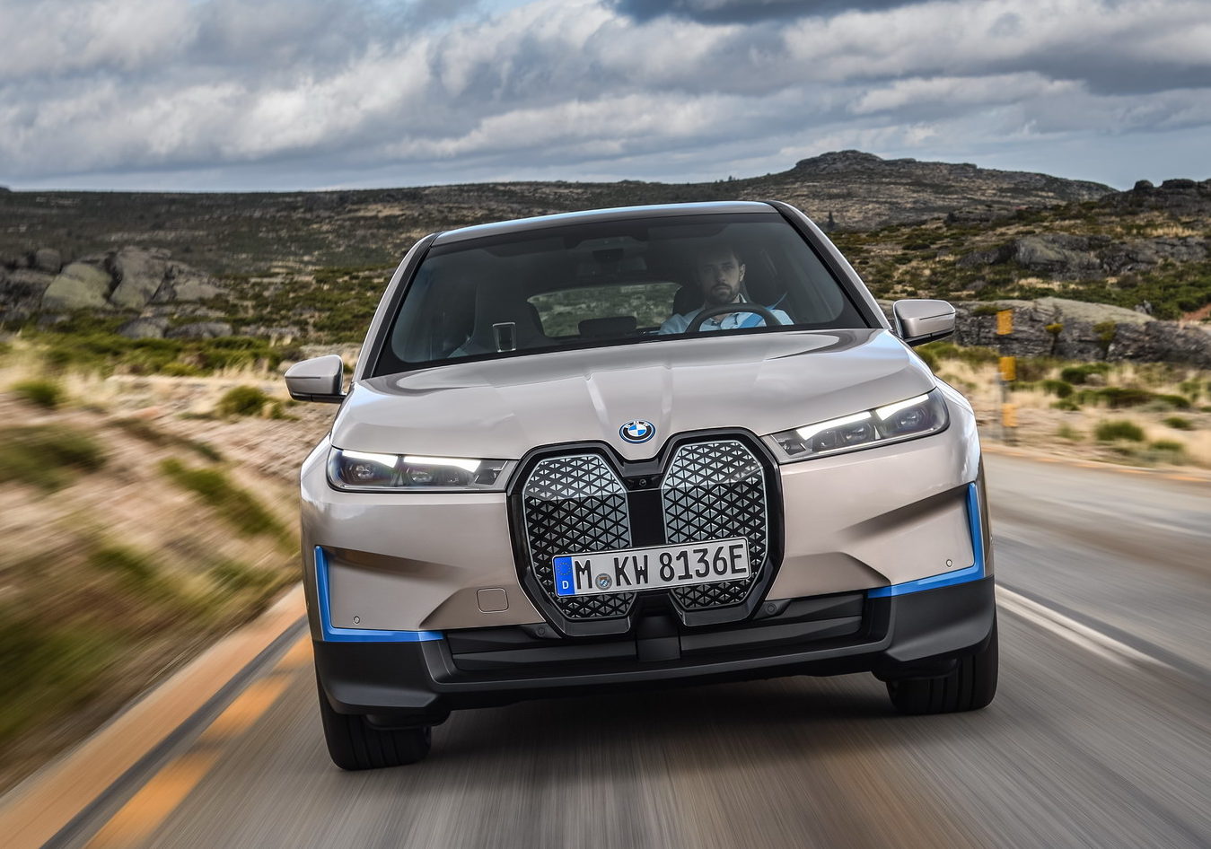 Gömda tekniken i BMW:s nya elbil iX | Carup.se