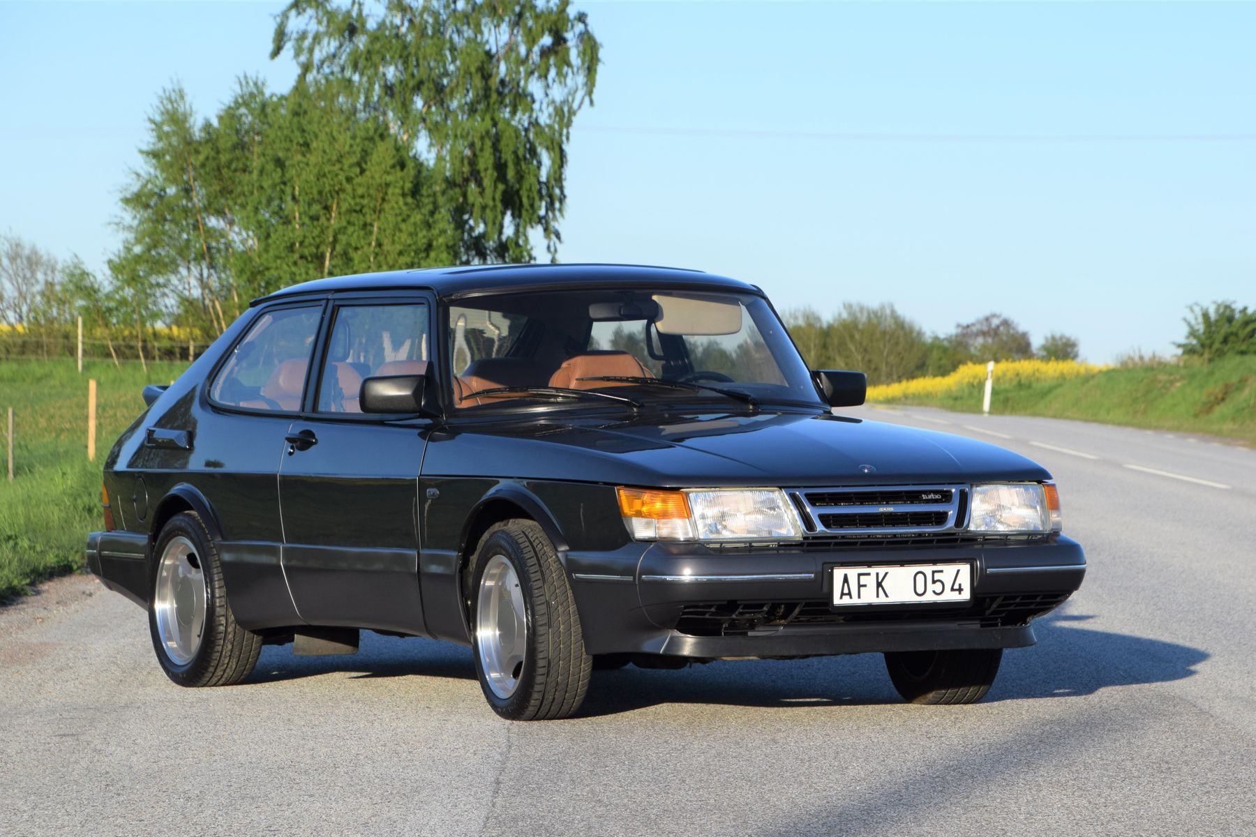 Rekordstor Saab-auktion – 40 klassiska Saabar säljs ut | Carup.se