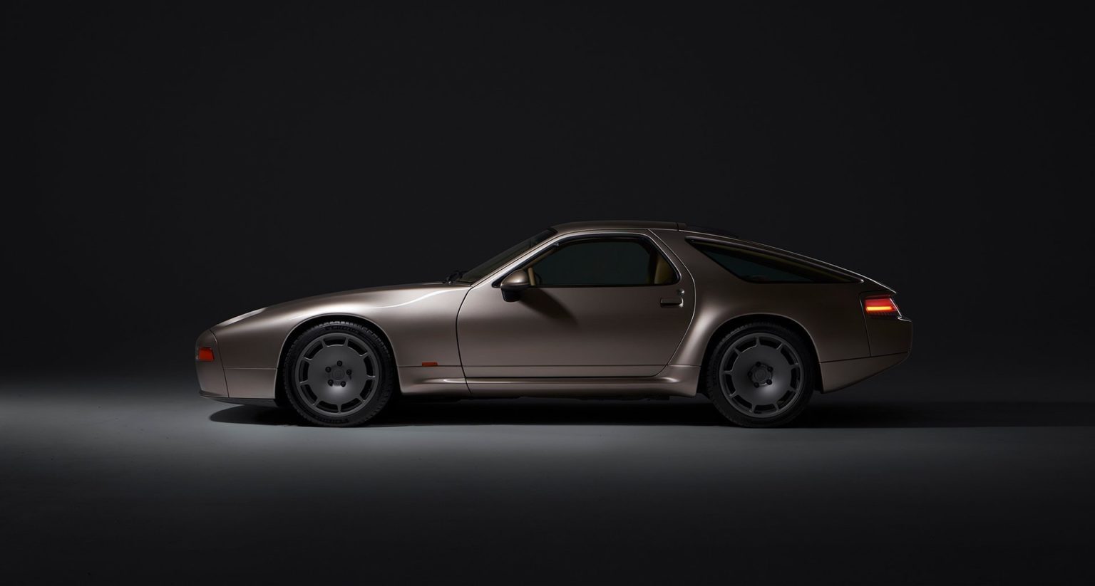 Porsche 928 återfödd i modern restomod-version | Carup.se