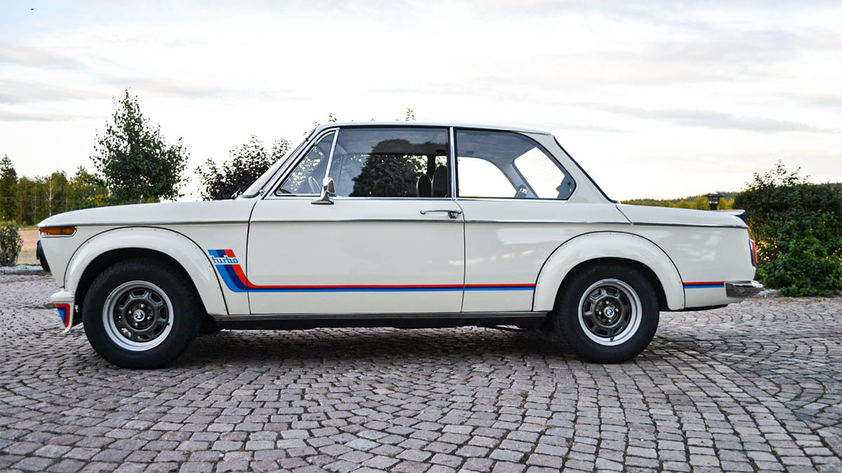 Ikonisk BMW 2002 säljs i Sverige – så snabb att Turbo skrevs spegelvänt ...