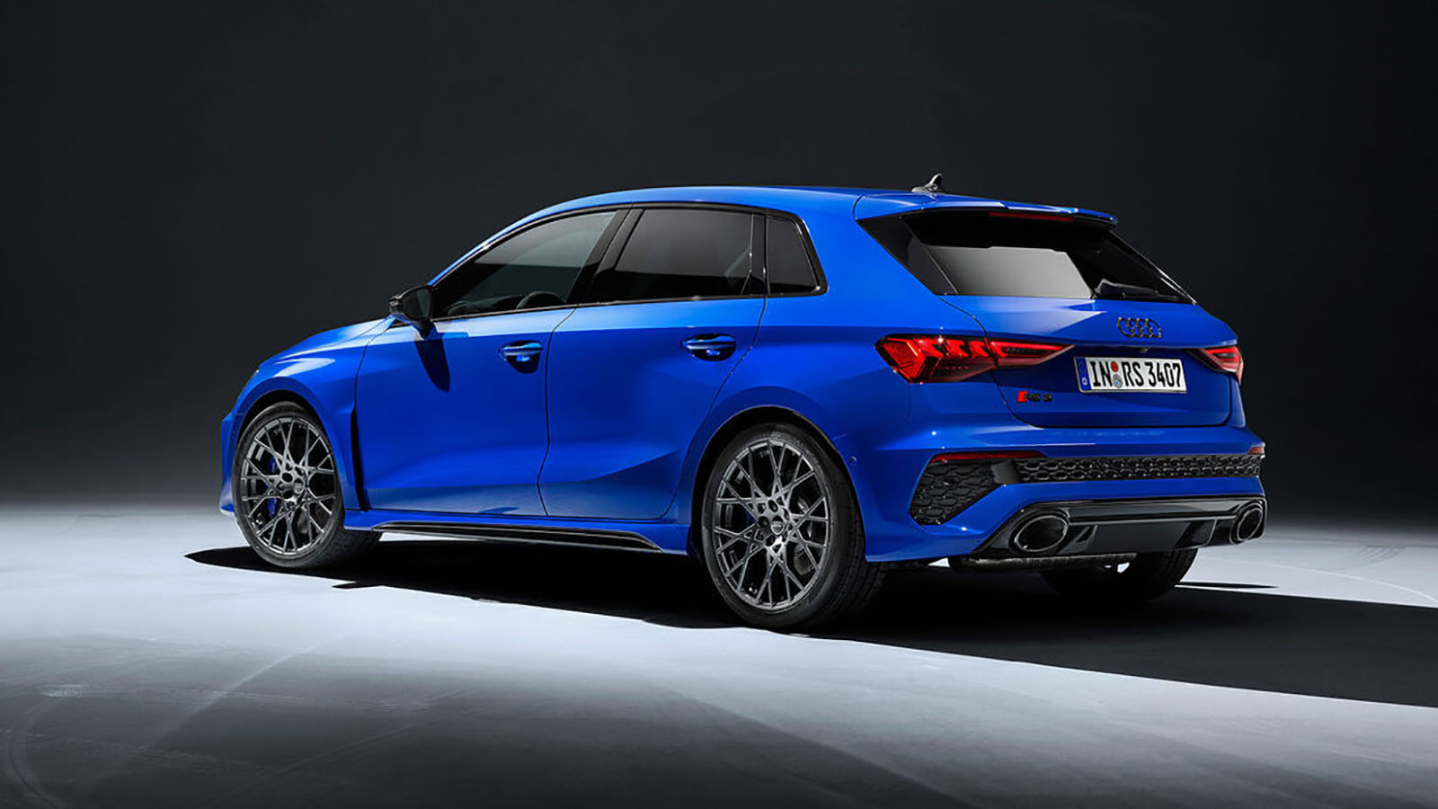 Audis nya version av RS3 toppar 300 km/h – halvslicks är standard ...