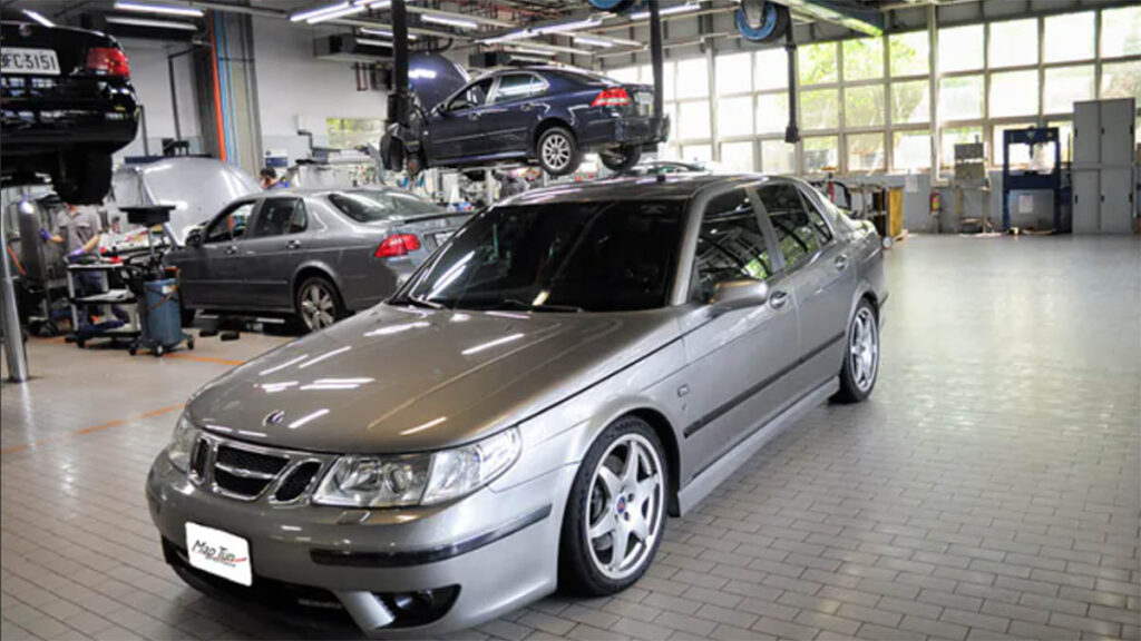 Saab-handlaren som vägrade dö – öppnade ny bilhall | Carup.se