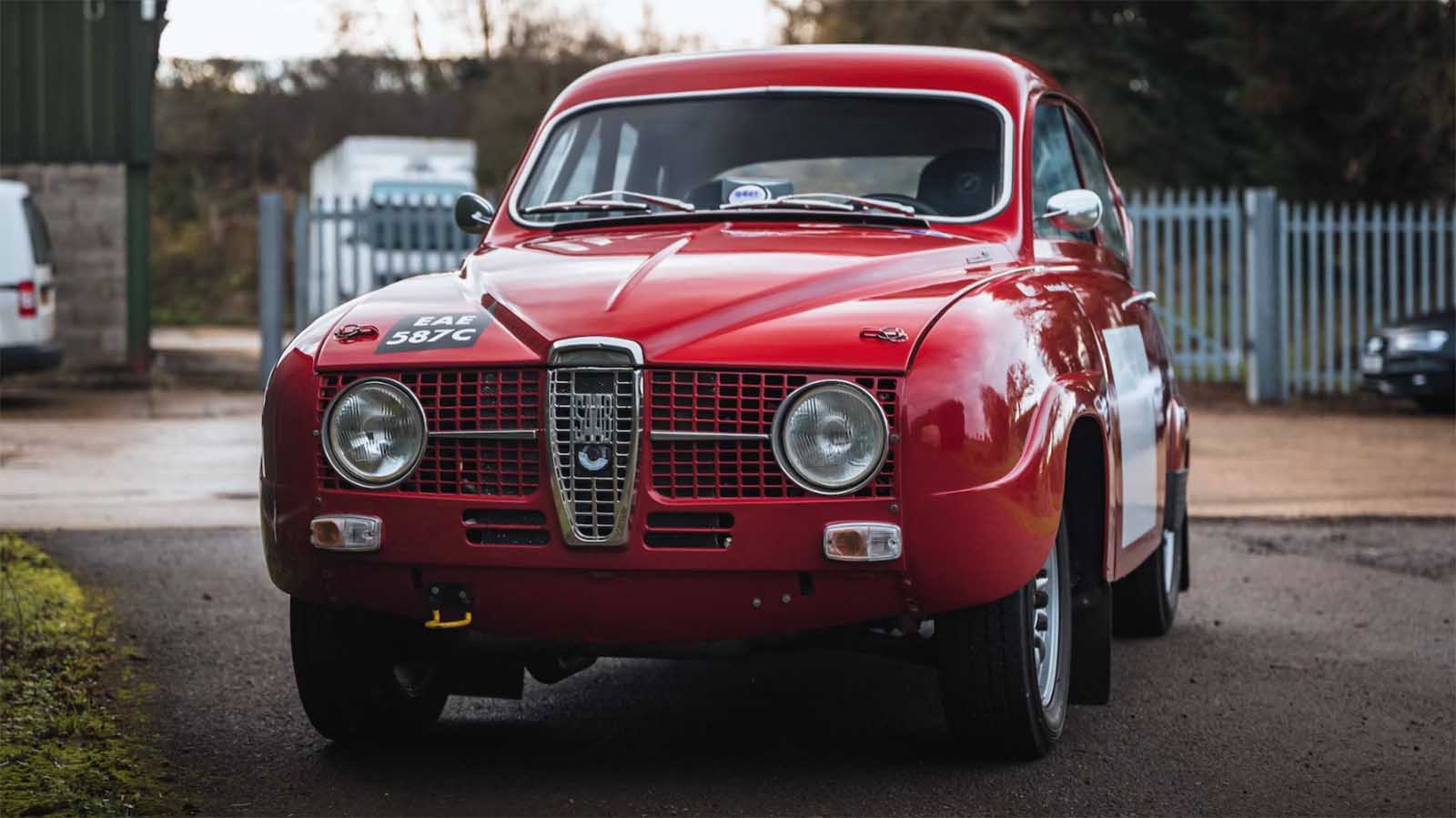 Bevarad i luftbubbla: Unik Saab som hyllar ”Carlsson på Taket” | Carup.se