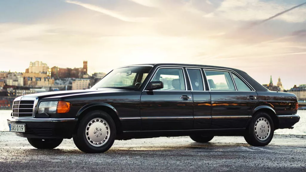 Sveriges lyxigaste Mercedes säljs: 1000 SEL med extra allt | Carup.se