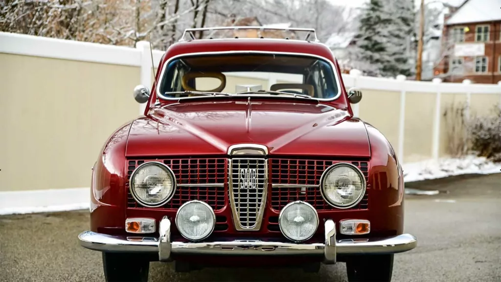 Se världens dyraste Saab 95 V4 – säljs med Ferrari och Porsche | Carup.se