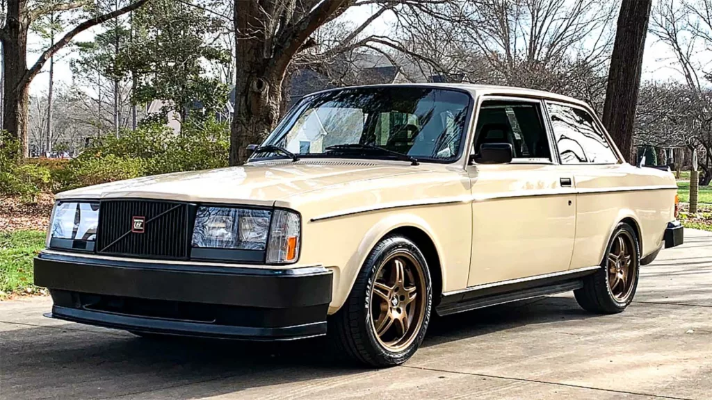 Volvette kan bli din: Volvo 242:a med V8 från Corvette på 430 hk | Carup.se