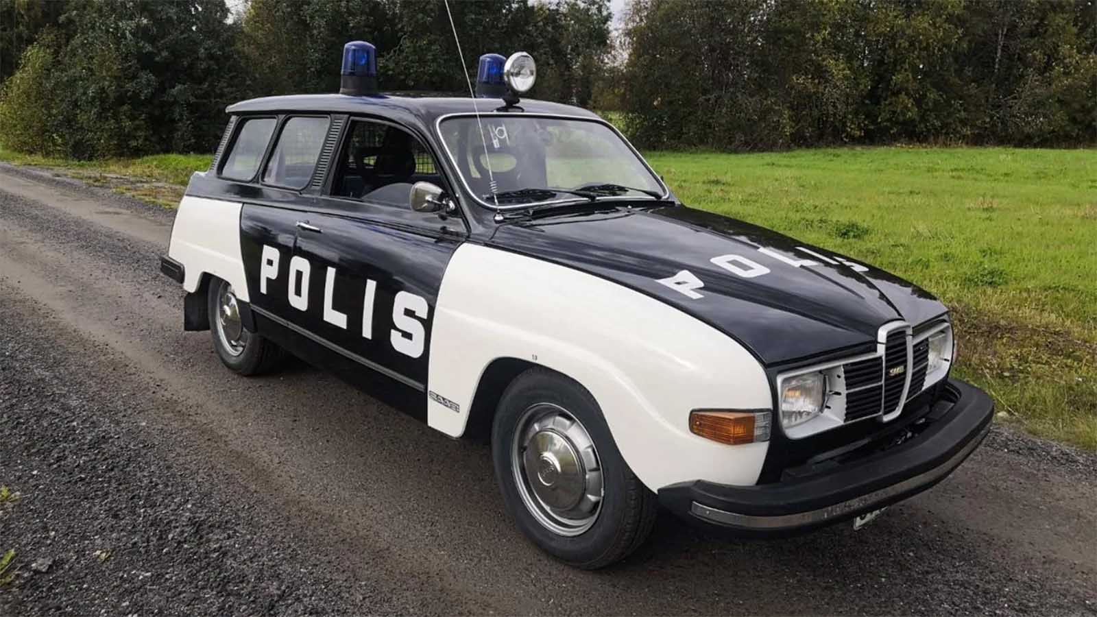 Äkta polis-Saab säljs på Blocket - känd från svensk tv-serie | Carup.se