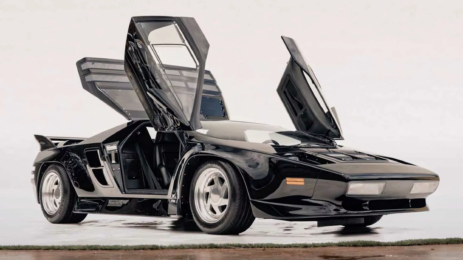 Försvunna superbilen Vector W8 hittad efter 30 år | Carup.se