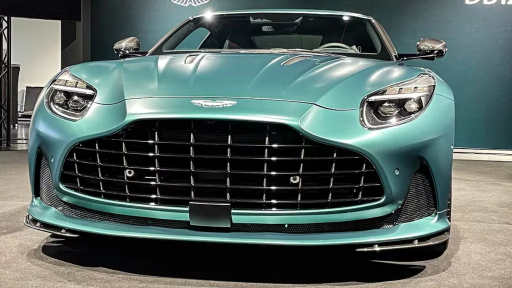 Aston Martin stämmer Volvos ägare i logobråk | Carup.se