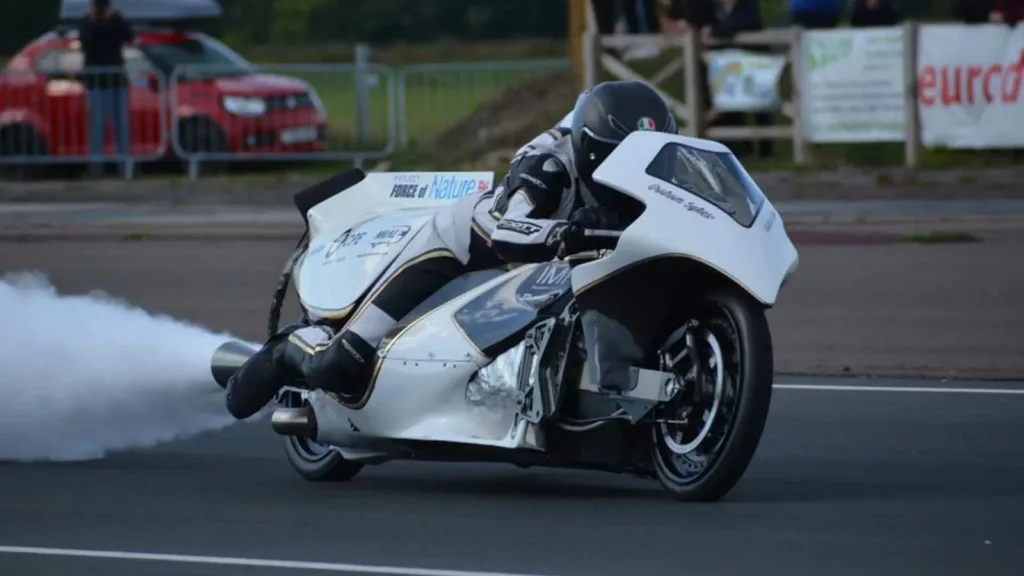 Ångdrivna motorcykeln är snabbast i världen | Carup.se