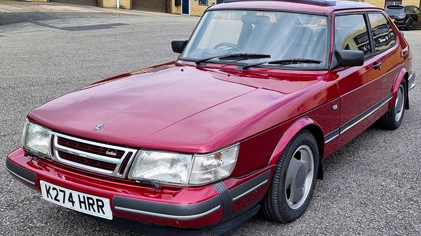 Trollhättans super-special till salu: Saab 900 T16 Ruby Edition | Carup.se