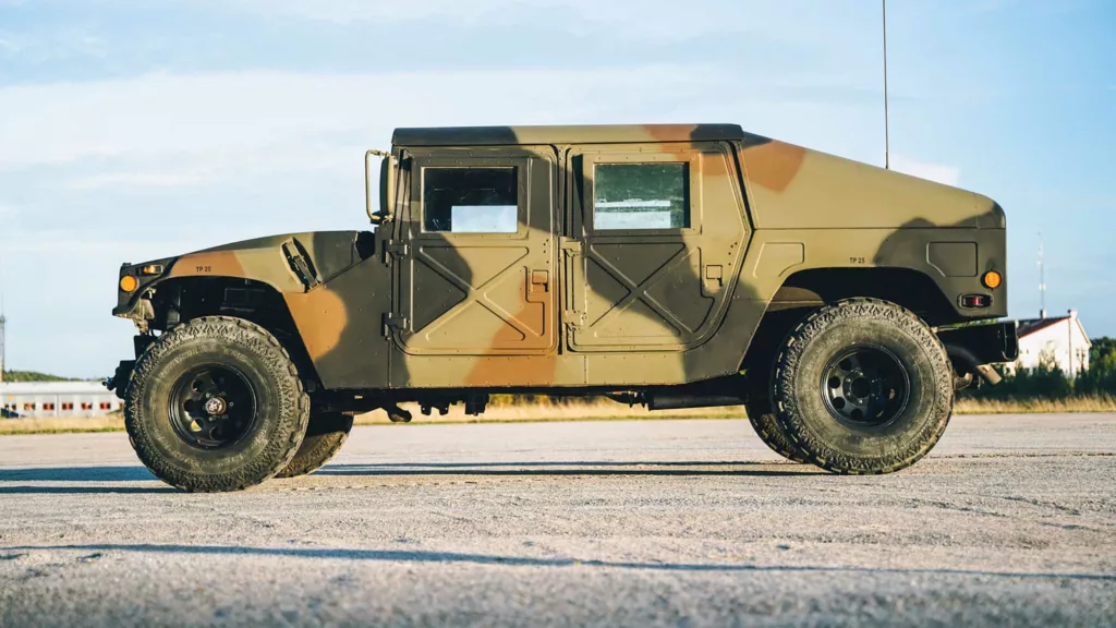 Byggde perfekt kopia av Hummer H1 – nu säljs bilen | Carup.se