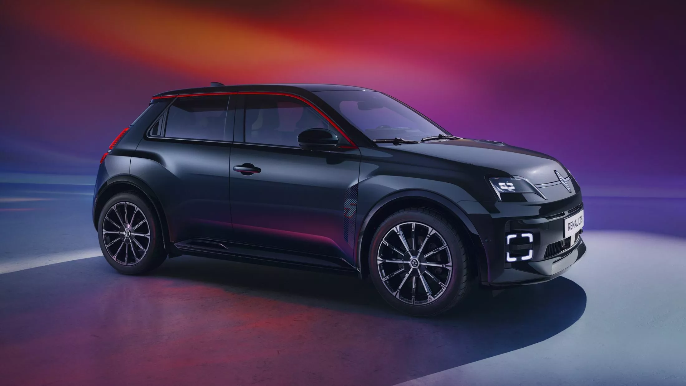 Renaults nya billiga elbil R5 får baguette-hållare | Carup.se