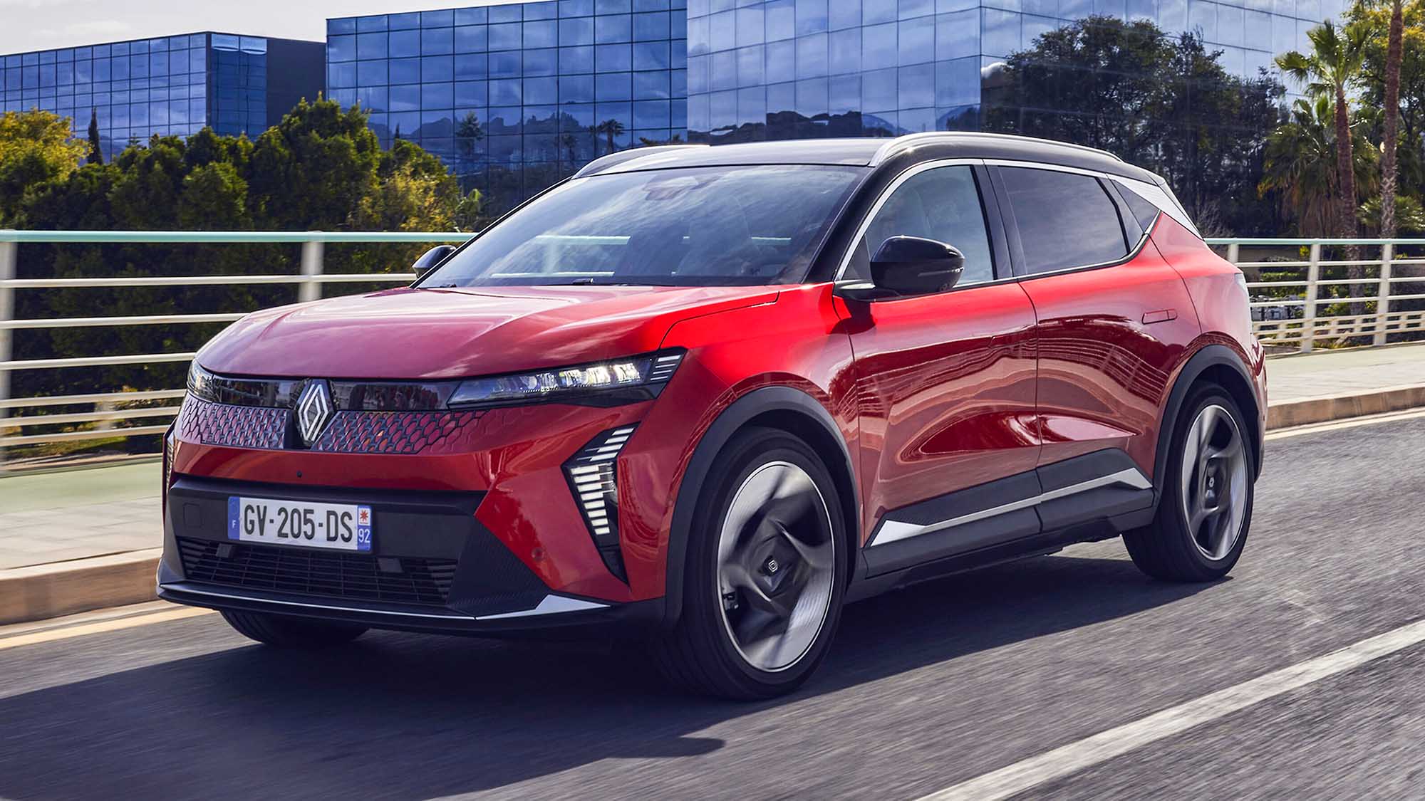 Tester: Så bra är Årets bil 2024 – Renault Scenic | Carup.se