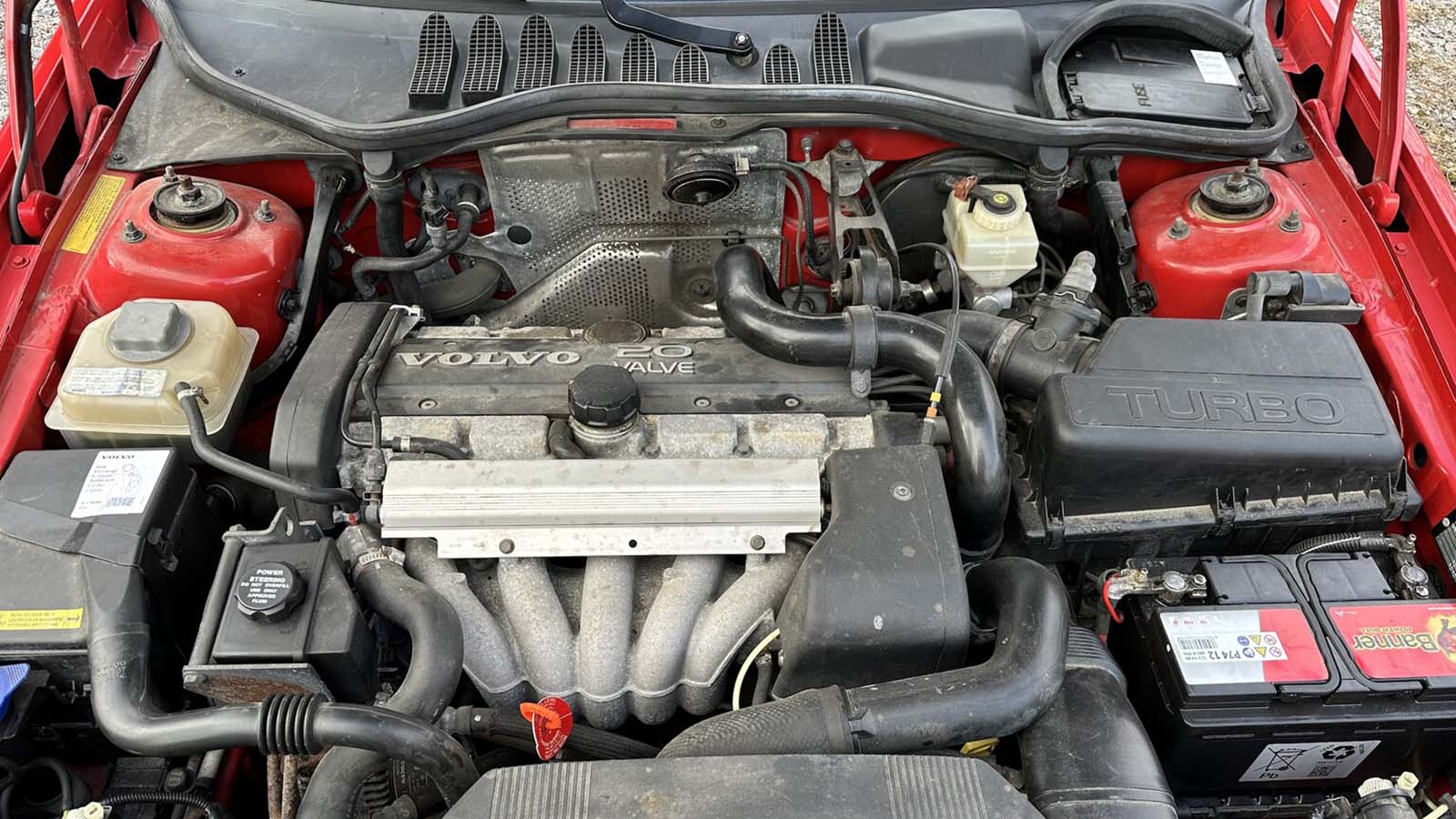 Volvo-värstingen 850 T-Röd säljs på auktion | Carup.se