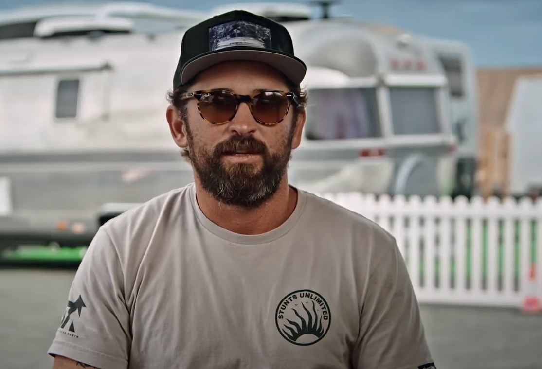 Galna stuntrekordet – rullar 8 varv med bilen | Carup.se