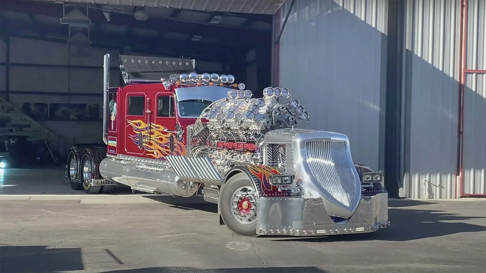 Lastbil slår rekord: 28 liters motor på 3974 hk | Carup.se