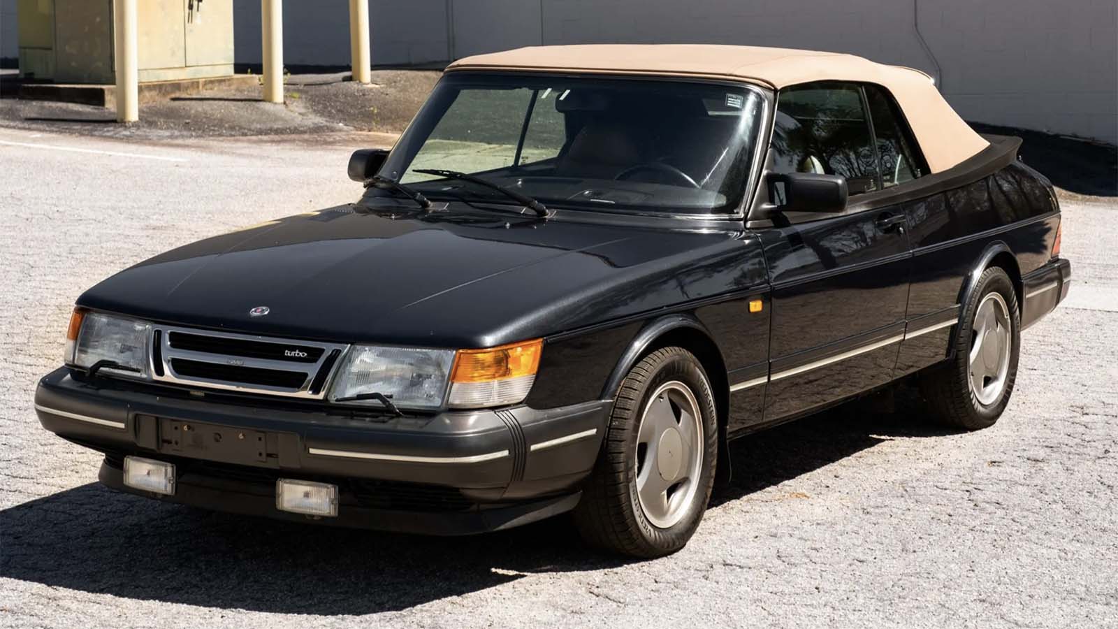 En av Saabs allra sista klassiska 900-cabbar | Carup.se