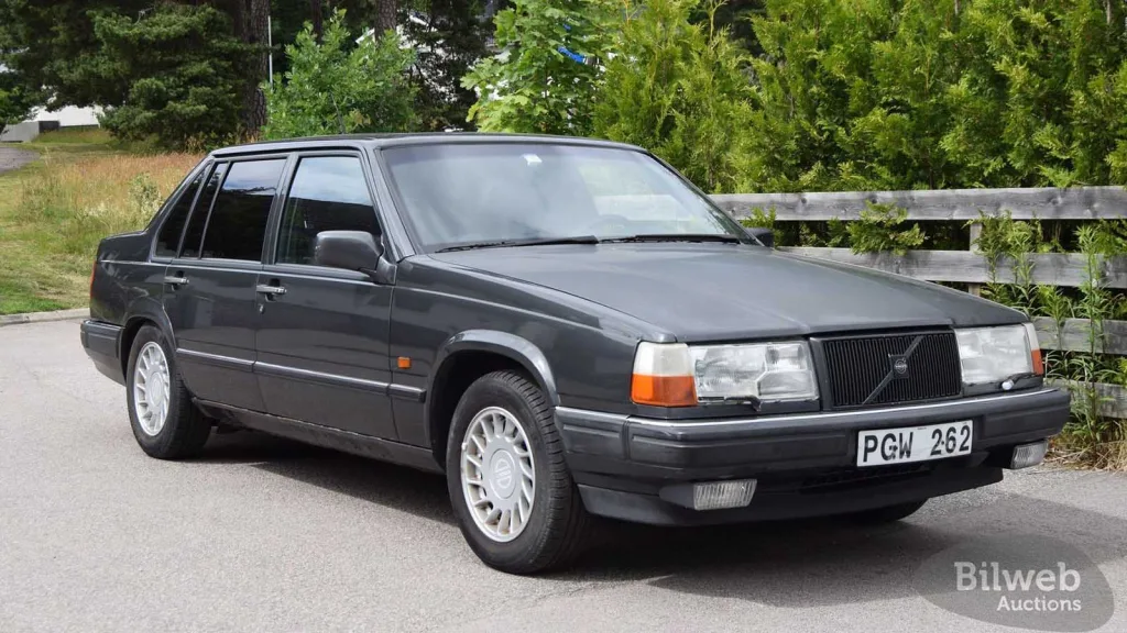 Dolph Lundgrens Säpo-Volvo säljs på auktion | Carup.se