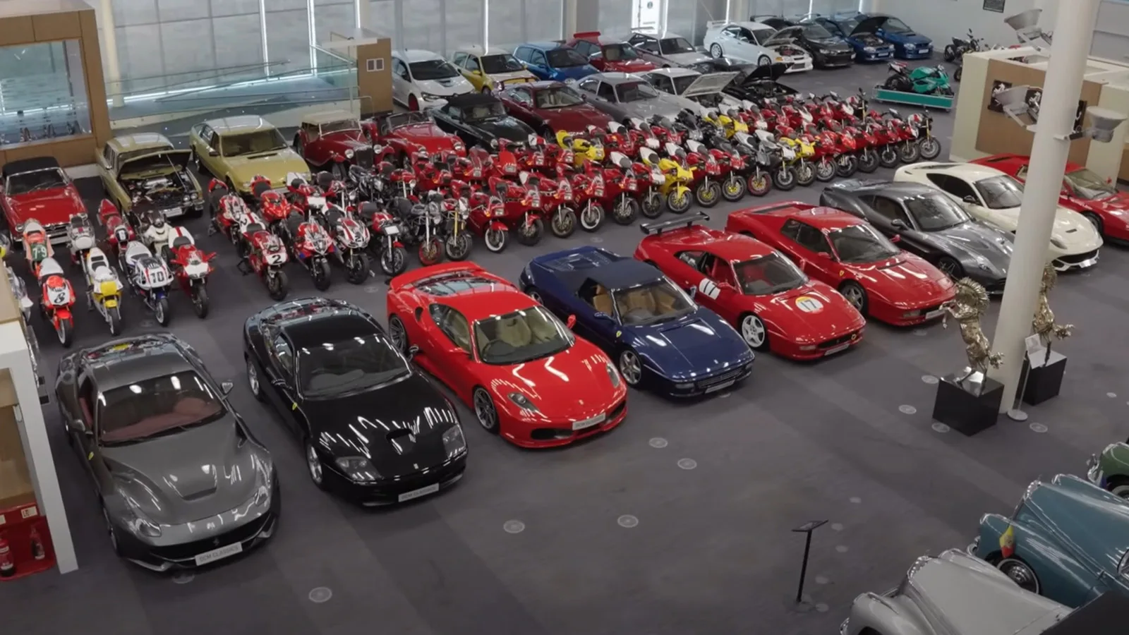 Hemlig bilsamling avslöjad – över 200 bilar | Carup.se