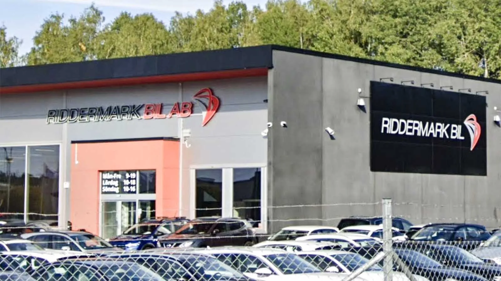 Polis slog till mot anställda på Riddermark Bil | Carup.se