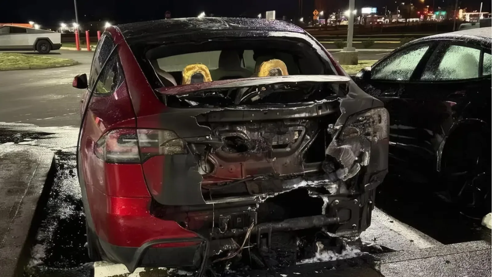 41-åring gripen för molotov-cocktail mot Tesla | Carup.se