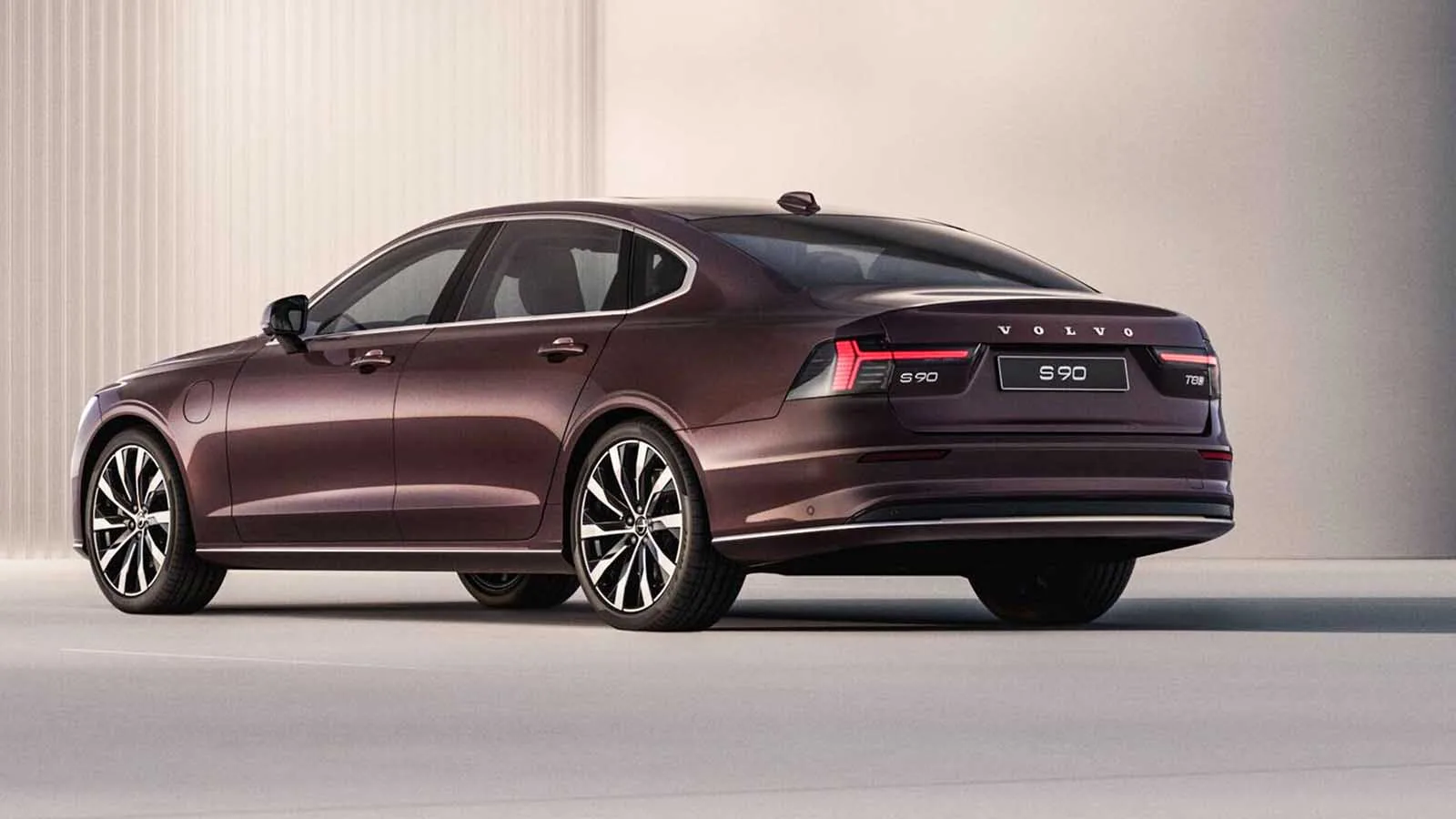 Volvo avslöjar nya S90 – behåller bensinmotor | Carup.se