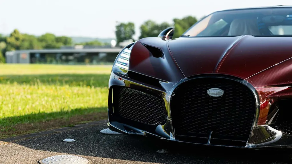 Så testas Bugatti i 300 km/h innan köparen får bilen | Carup.se