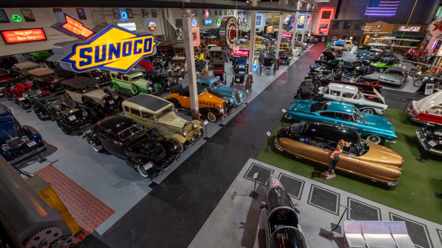 Bilmuseum läggs ner – säljer ut 290 bilar | Carup.se