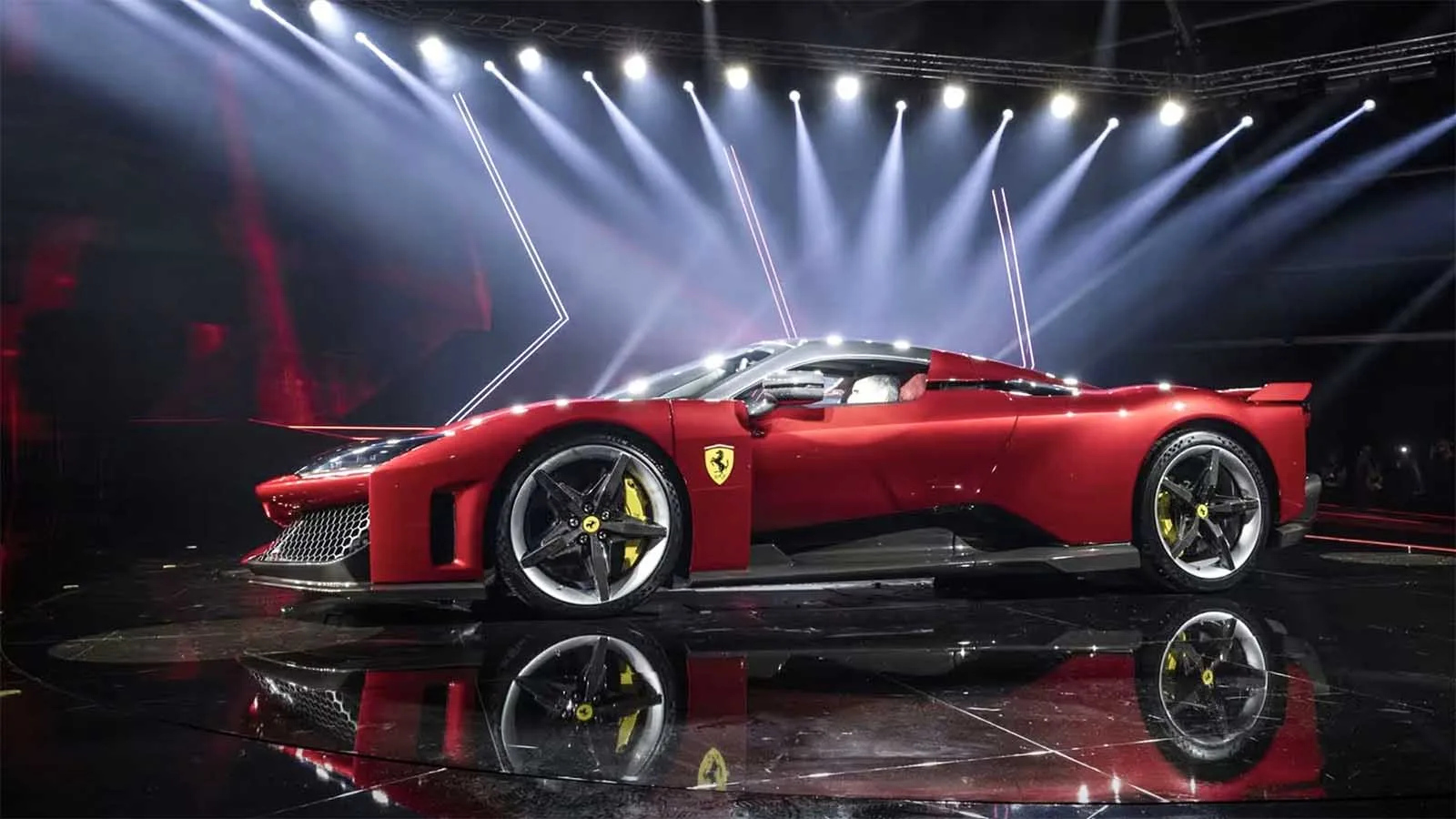 Första testerna: Zå bra är Zlatans nya Ferrari | Carup.se