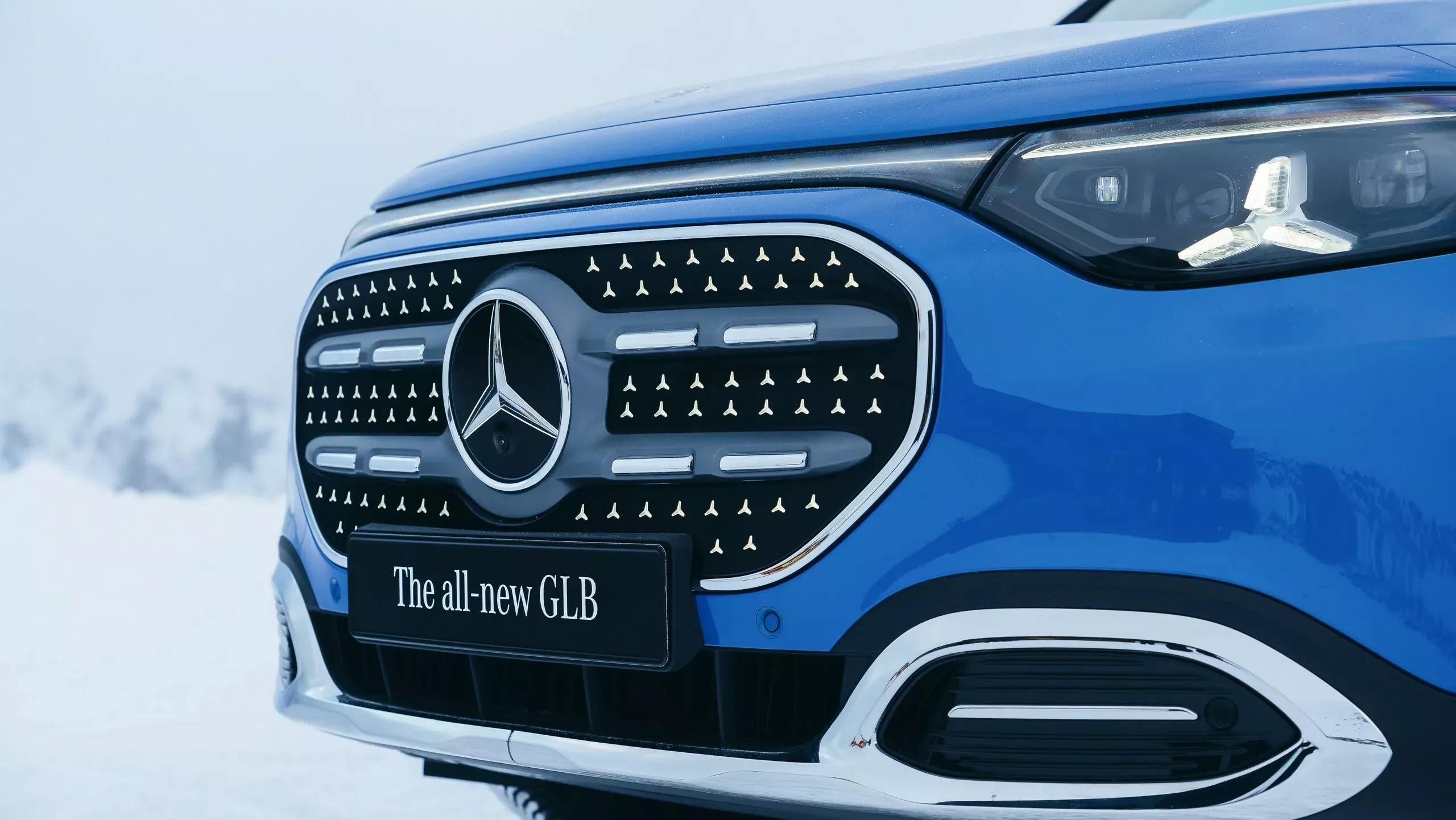 Första bilderna: Mercedes nya elbil GLB avslöjad | Carup.se