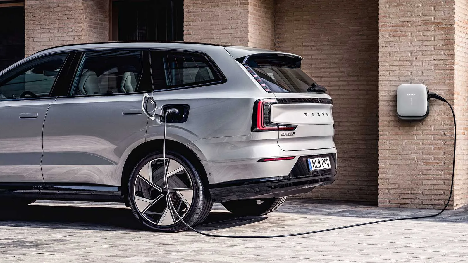 Jans nya Volvo elbil slår ut hela proppskåpet | Carup.se